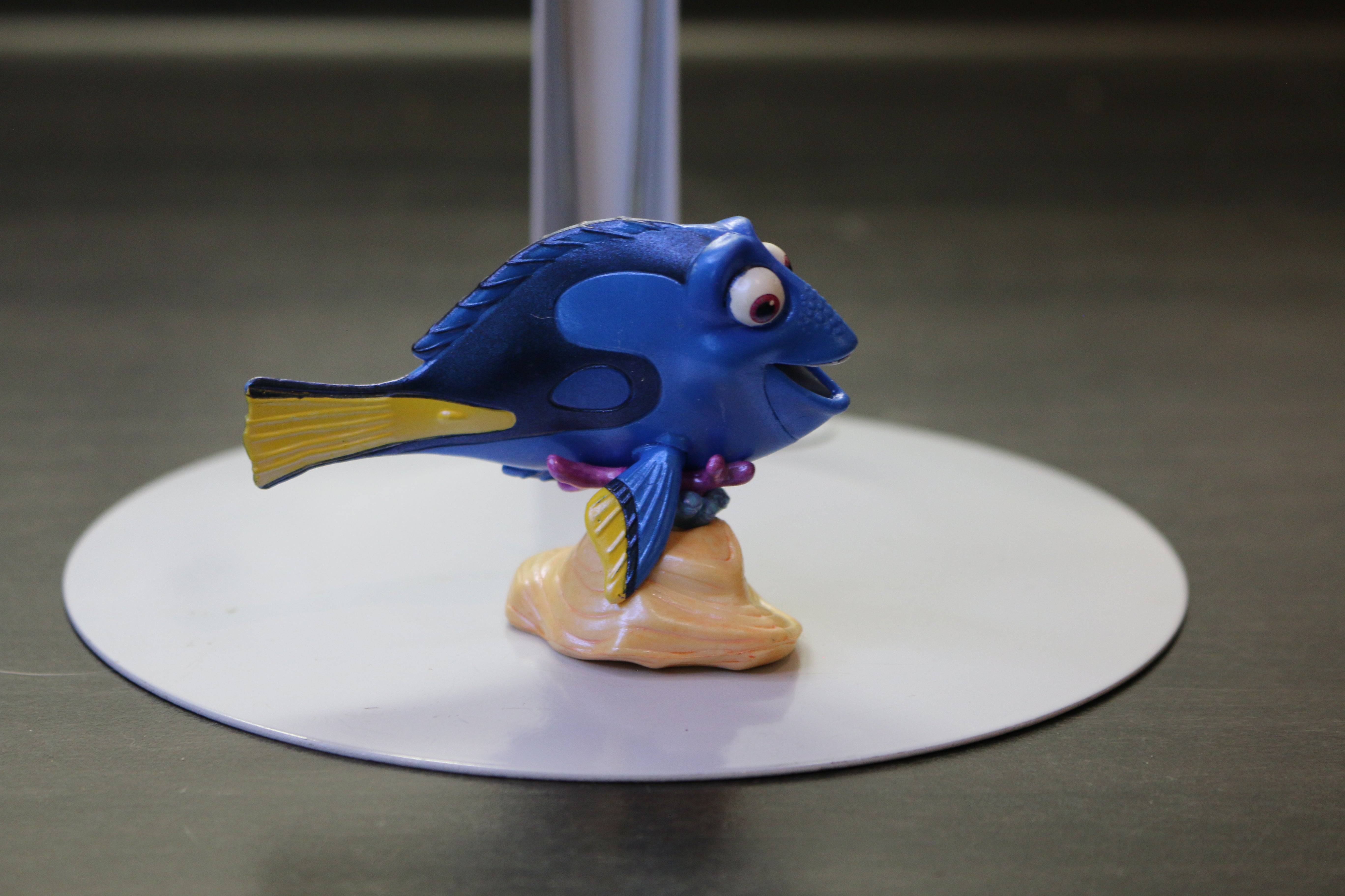 Disney / Pixar Finding Dory Dory 2.5-Inch Pvc Figure [Loose] Cake Topp ...