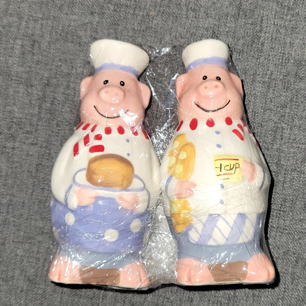 Salt & Pepper Shaker Duo Of Pigs Statue Figures 1Cup Cook Center Table ...